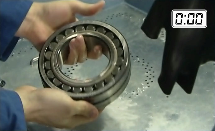 Reinigung von Lagern innerhalb einer Minute - NCH Teilereinigung ...